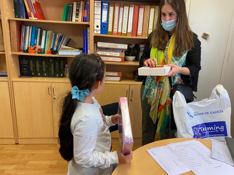 Fundación Amigos de Galicia continúa con el programa “Dixitalízate con nós” y hará entrega de ...